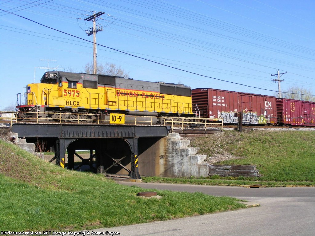 HLCX 5975 on NS L55